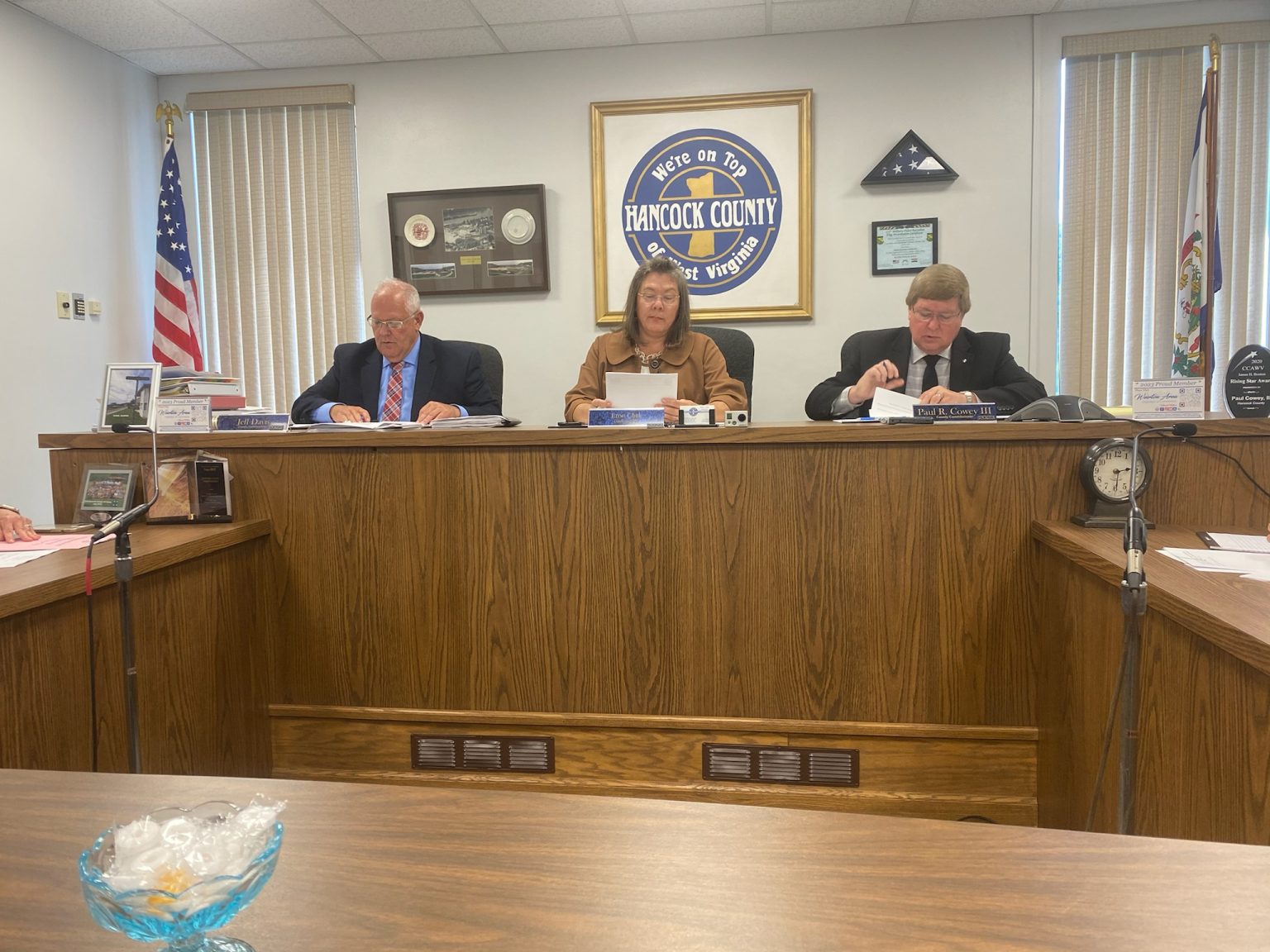 COMMISSIONERS WANT MEETING WITH BOARD OF EDUCATION ON PRO OFFICERS ...